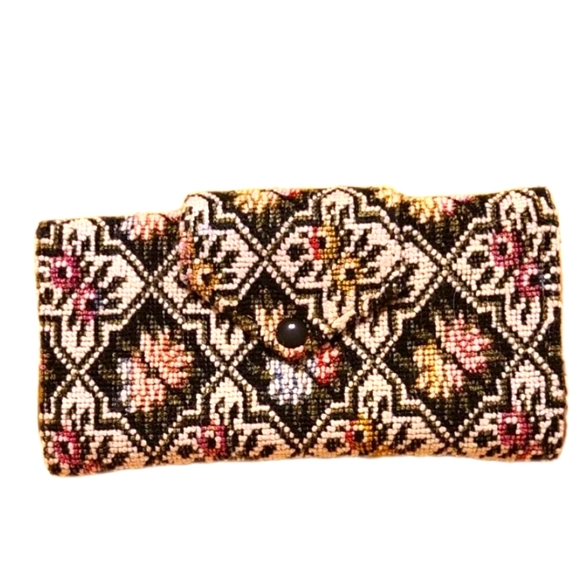 Creative House Inc | Bags | Vintage 6s Floral Carpet Bag Tapestry ...